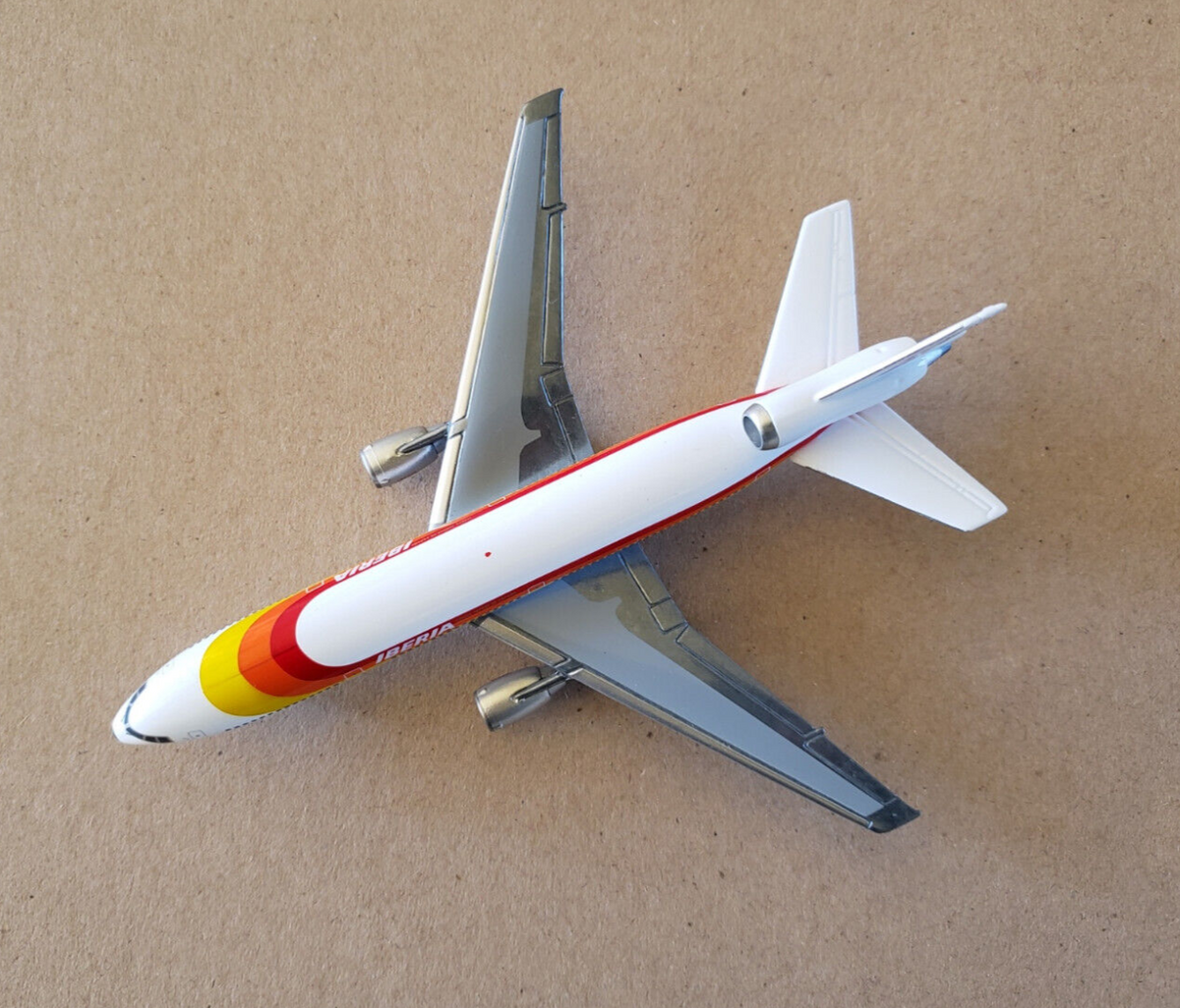 Iberia Airlines DC-10-30 EC-CLB Scale 1:400 – Airline Employee Shop